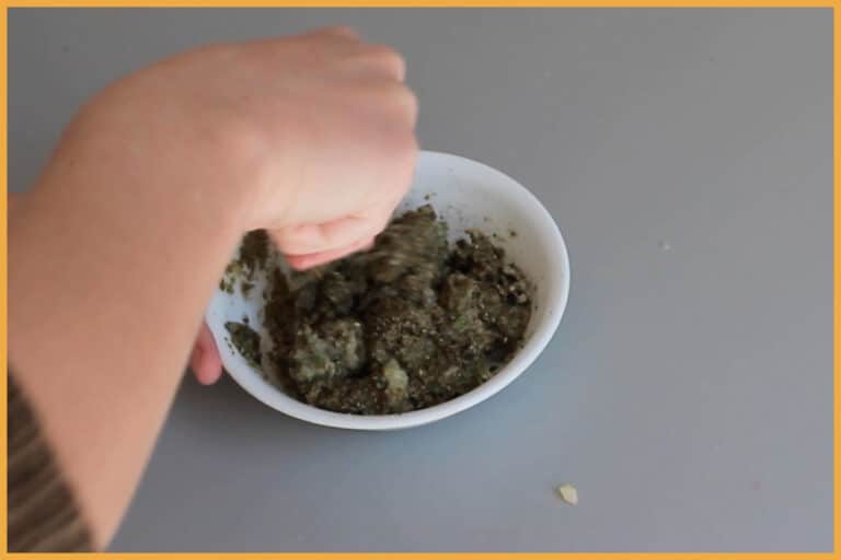 Homemade No-Bake Treats for Rabbits (apple and banana flavor)